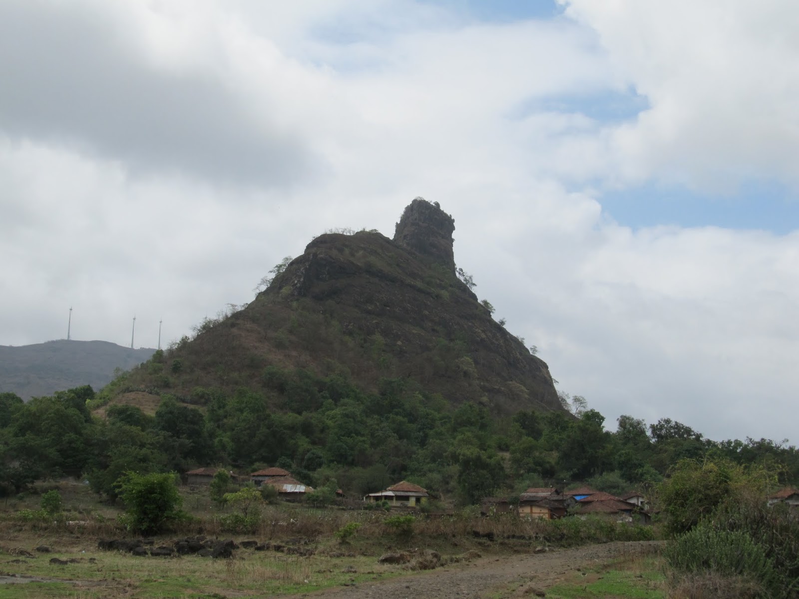 photos of trek trip: Peth fort ( Karjat )
