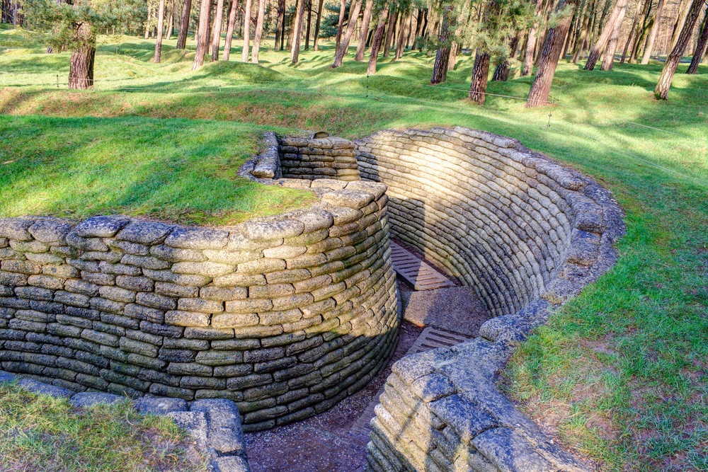 Luxury Off-The-Grid Survival Retreats : FORTIFIED & HARDENED Homes ...