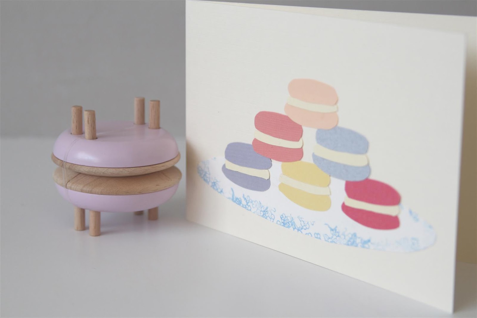 emuse: Macaron card