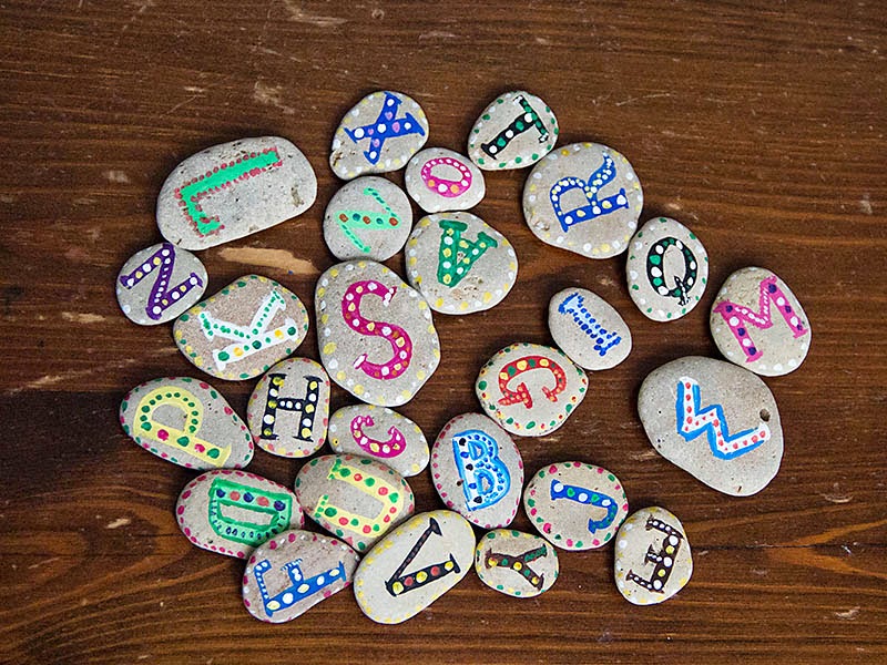 Katrinshine: Colorful alphabet on pebbles DIY