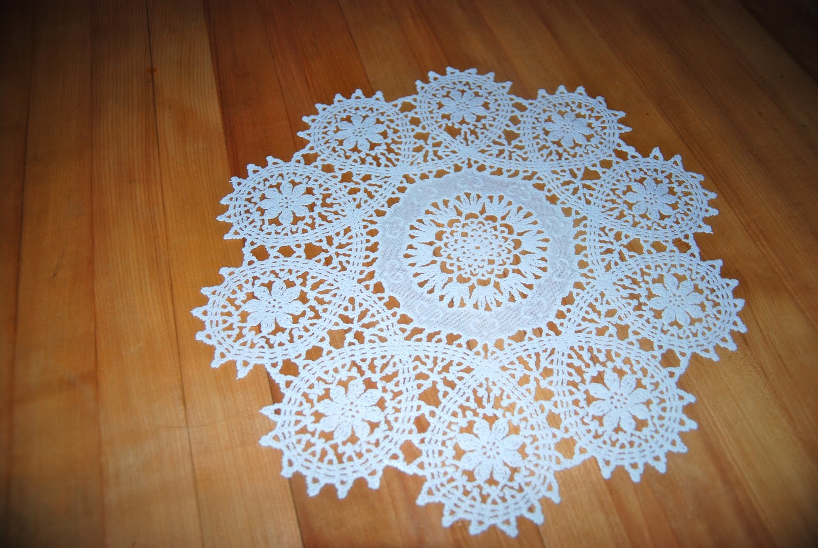 N Your Dreams: Stenciled Doily Table