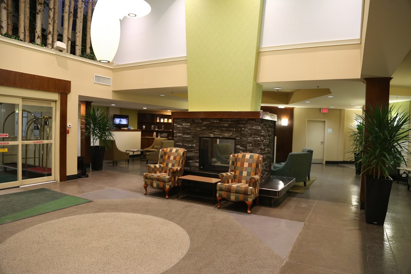Rewards Canada: Hotel Review: Holiday Inn Canmore, Alberta