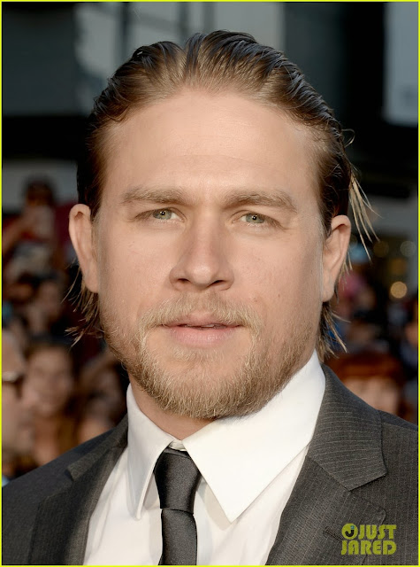 "Charlie Hunnam"
