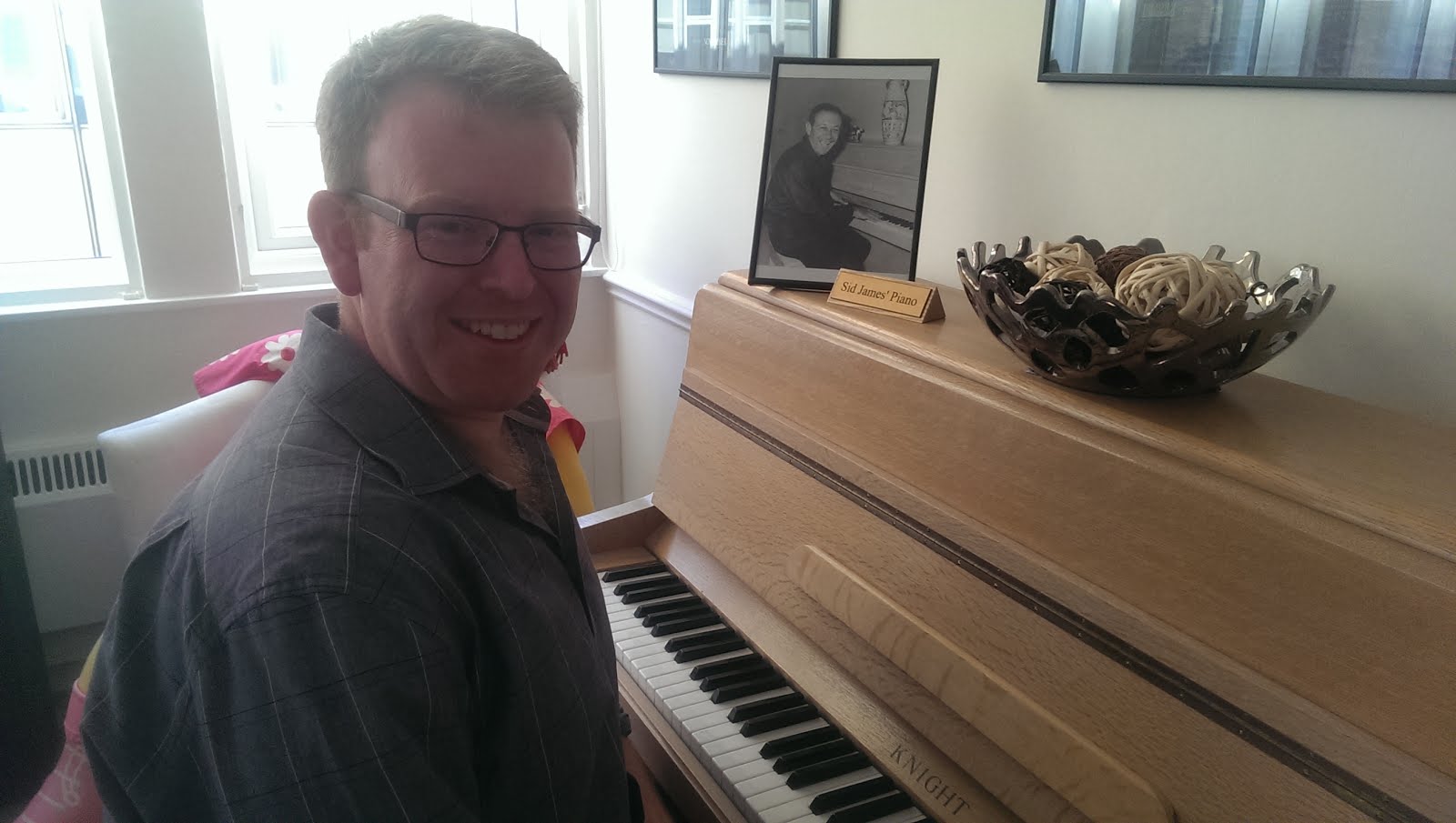 Carry On Blogging!: Carry On Blogging Interview: Morris Bright (Part 2)