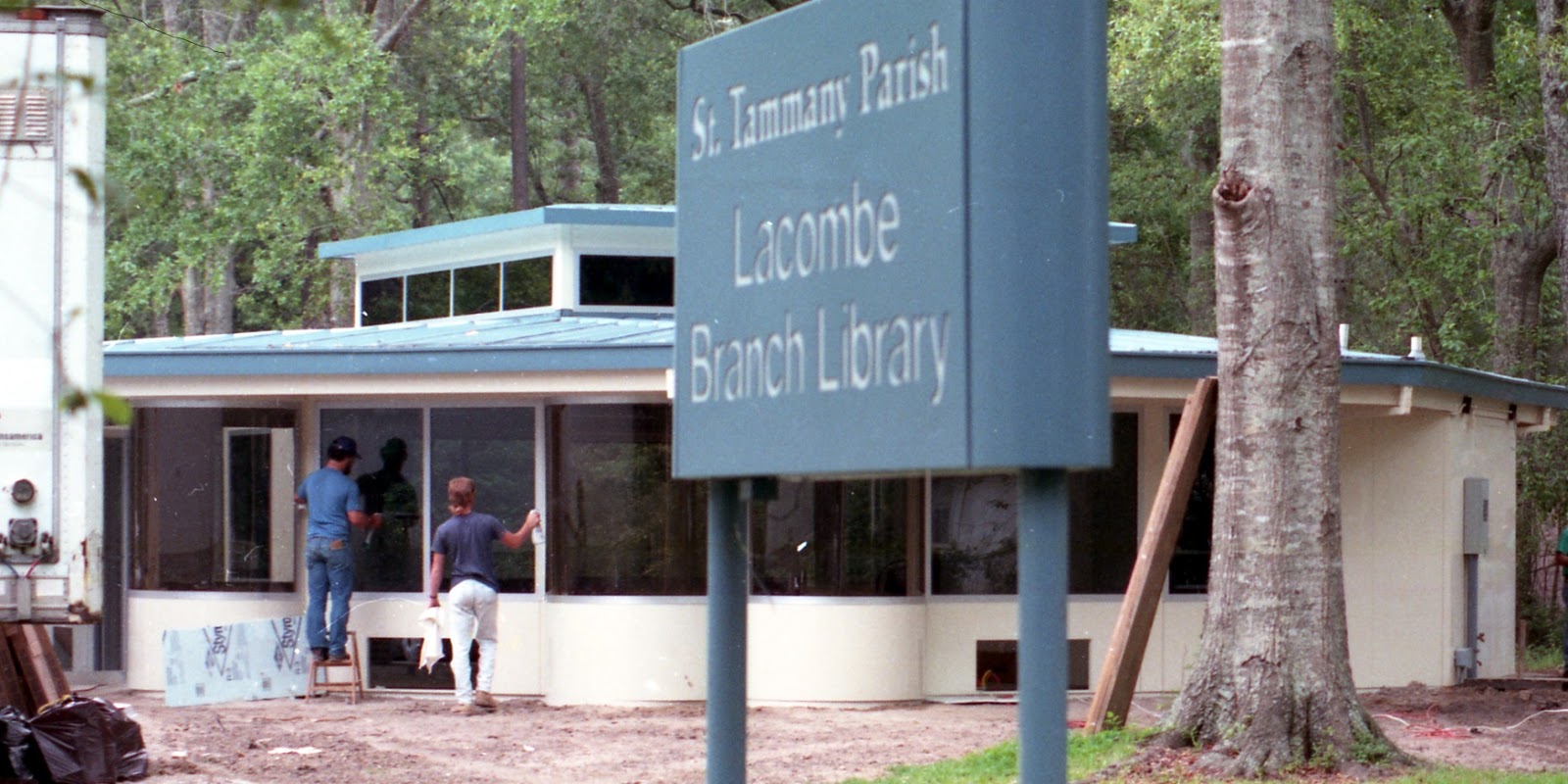 Tammany Family: New Library in Lacombe - 1973