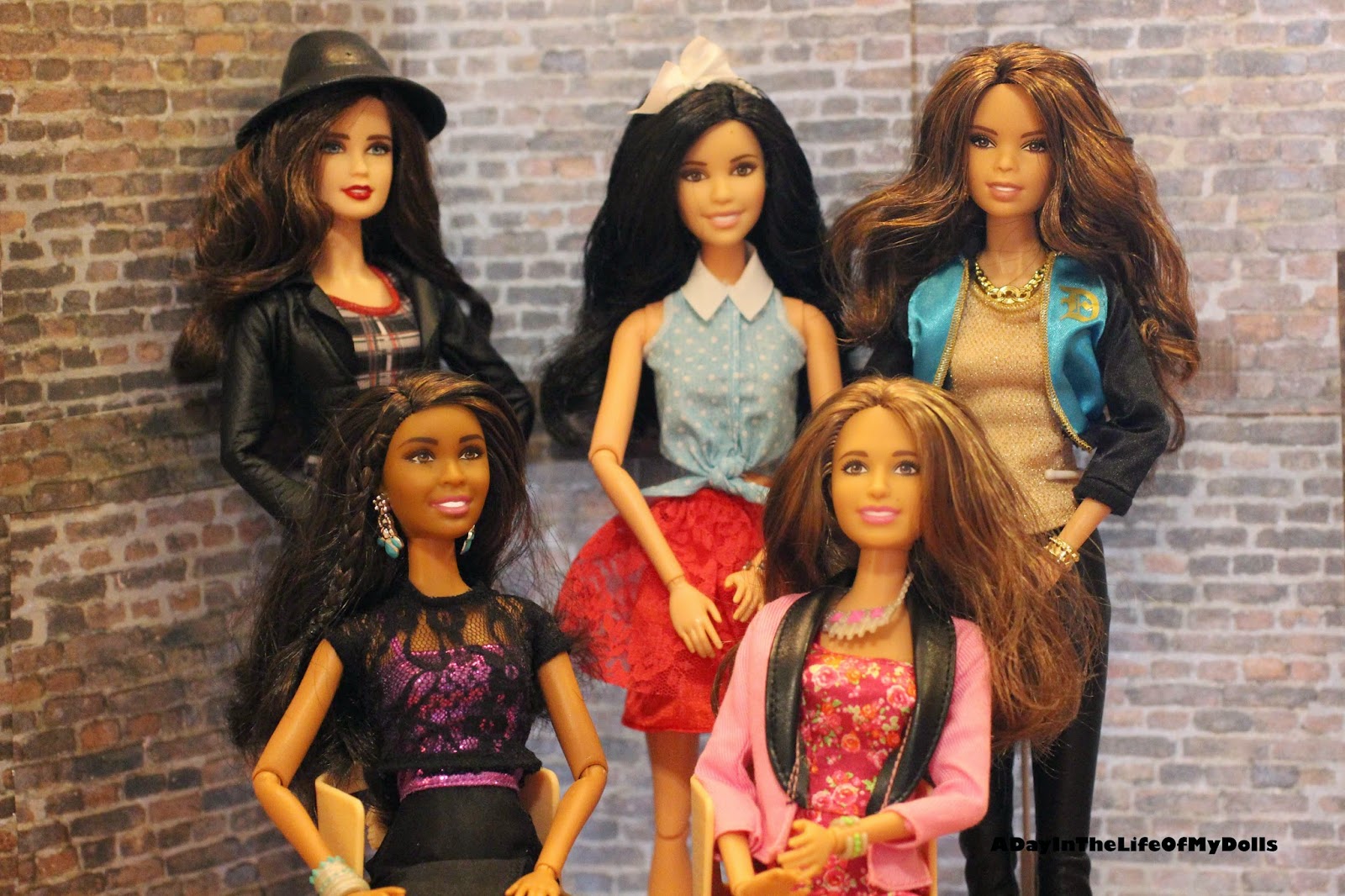 A Day In The Life Of My Dolls: Dolls, Dolls and More Dolls! (Part 1)