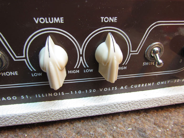 Valco Supro Spectator Amp Completed Crawls Backward (When Alarmed)