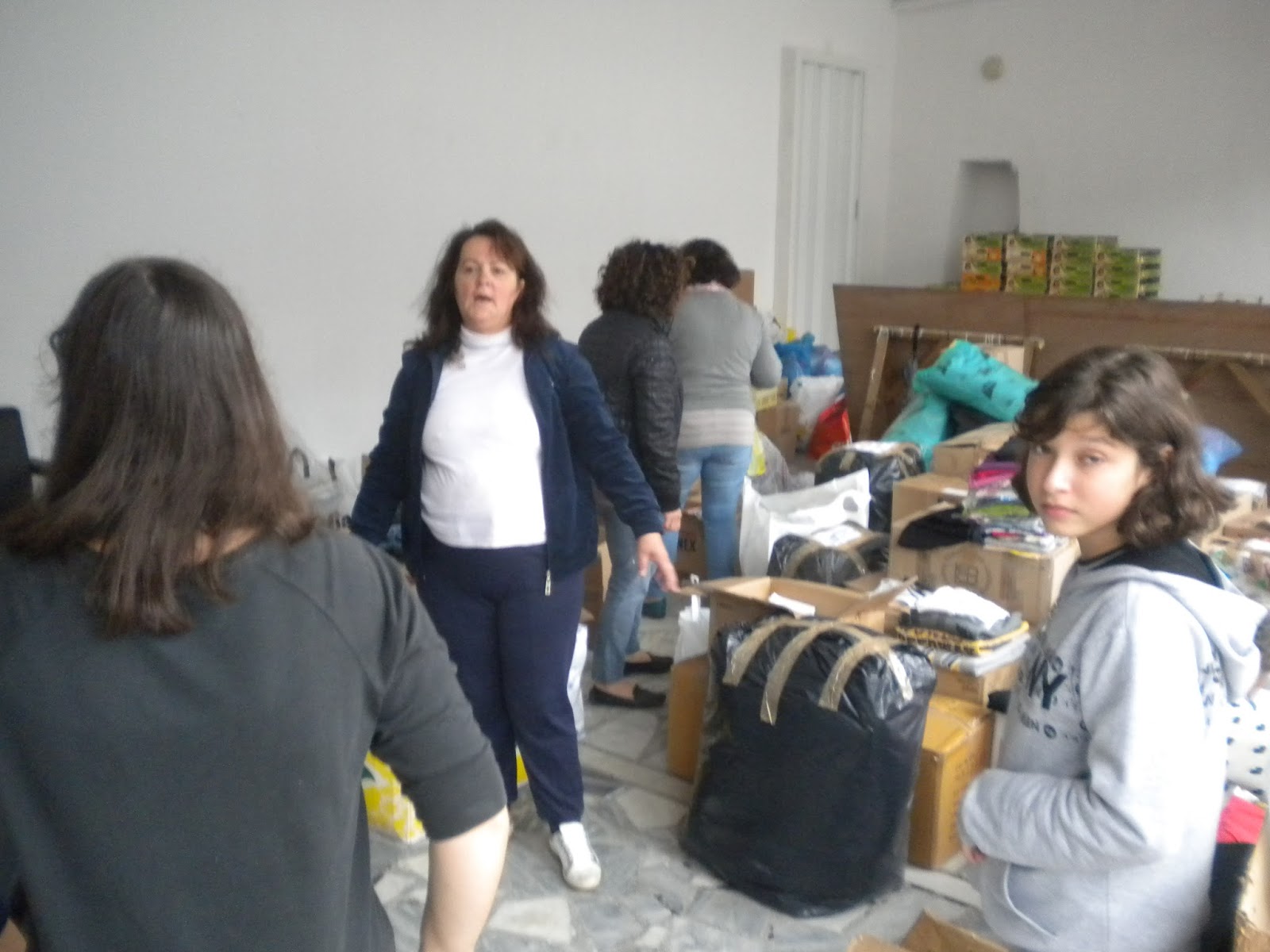 ΕΘΕΛΟΝΤΙΚΗ ΔΡΑΣΗ ΠΟΛΙΤΩΝ ΣΙΑΤΙΣΤΑΣ: ΣΥΓΚΕΝΤΡΩΣΗ ΤΡΟΦΙΜΩΝ ΓΙΑ ΤΟΥ ΠΡΟΣΦΥΓΕΣ