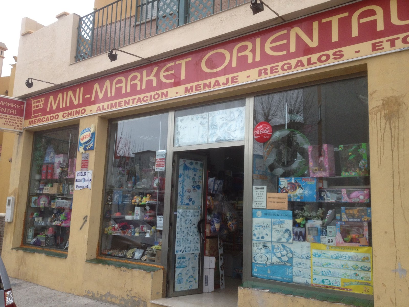 CASH AGÜERA: MINI MARKET ORIENTAL