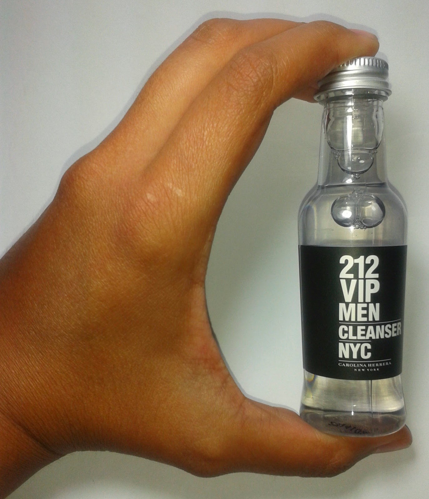 Miniaturas de Cosméticos e Amenities: 212 VIP men skin recovery pack ...