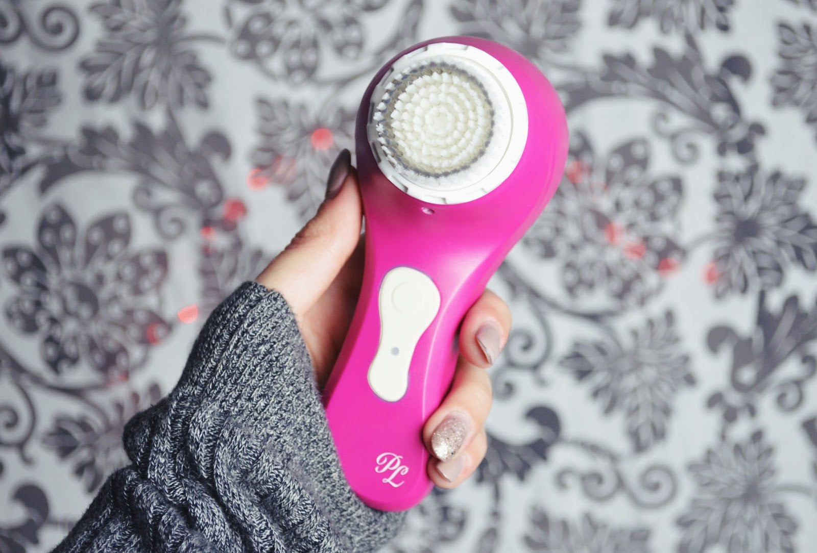 A New Skincare Favourite // Magnitone Lucid Review | Amy Valentine