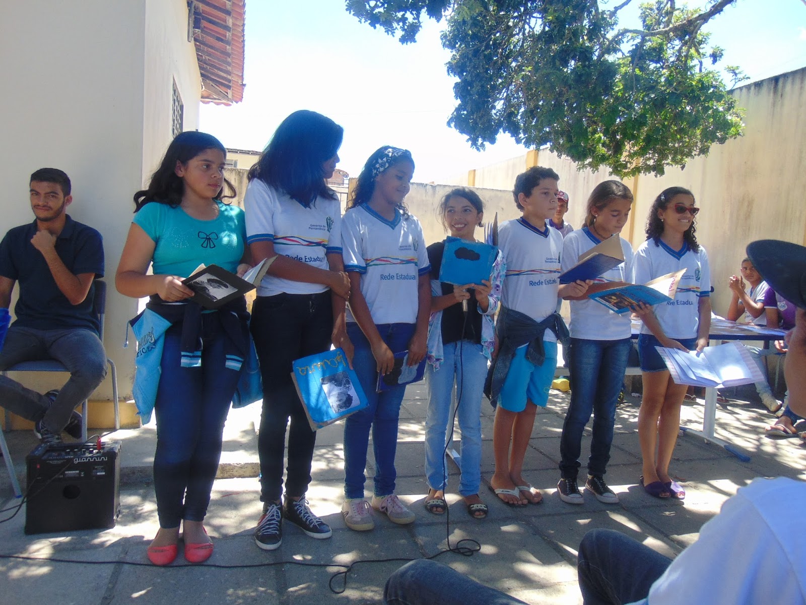 GRE-Garanhuns: Escola Duque de Caxias realiza Sarau Poético GRE-Garanhuns: Escola Duque de Caxias realiza Sarau Poético