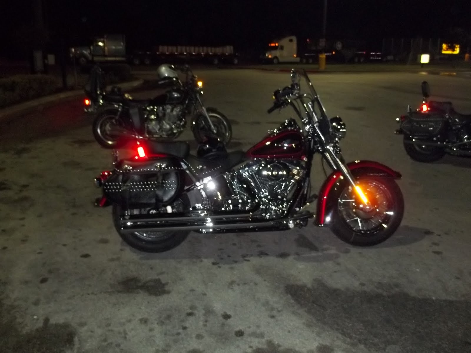 USHELLIT PEA SHELLERS AND PECAN NUT CRACKERS