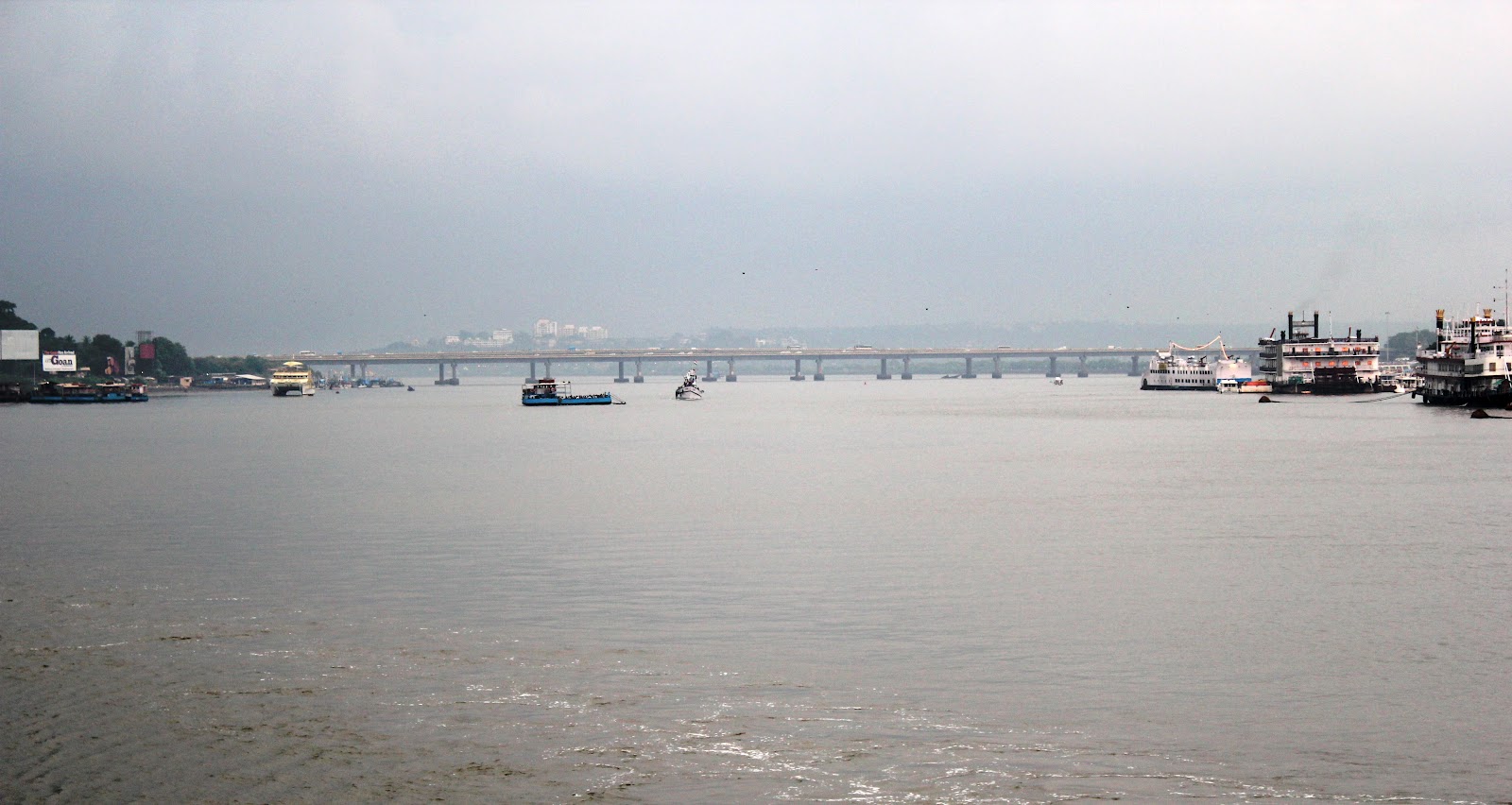 Tales Of A Nomad: A Cruise on River Mandovi...!!