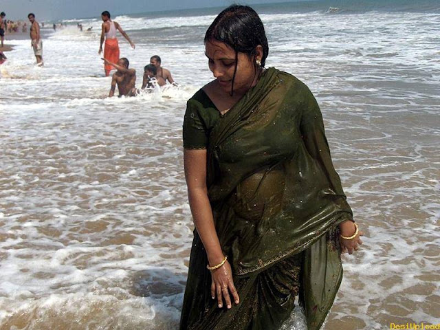 Desi Girl Bathing Pic Bikini World