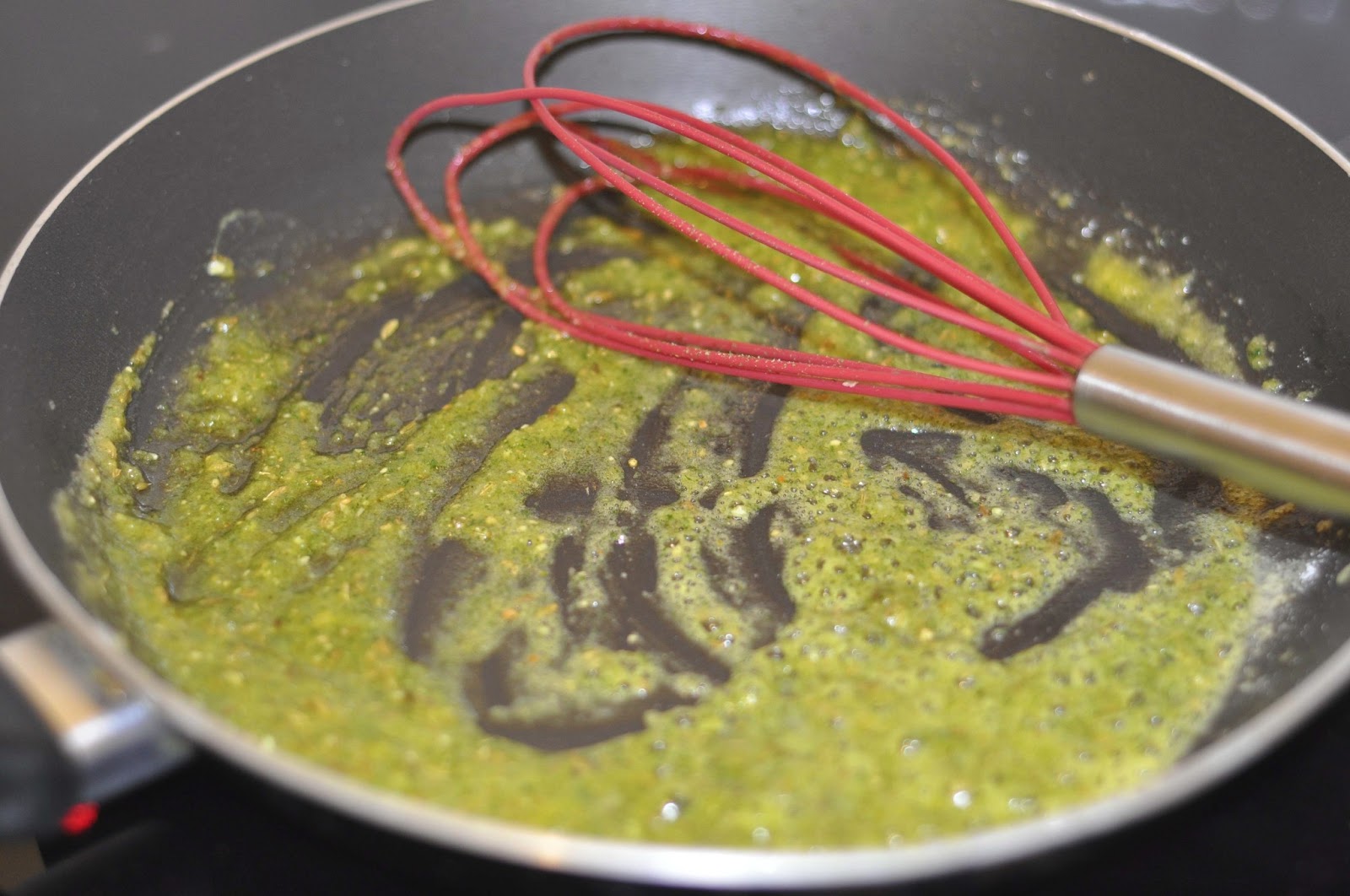 Simple Food: 4 Steps to Make a Good Sauce