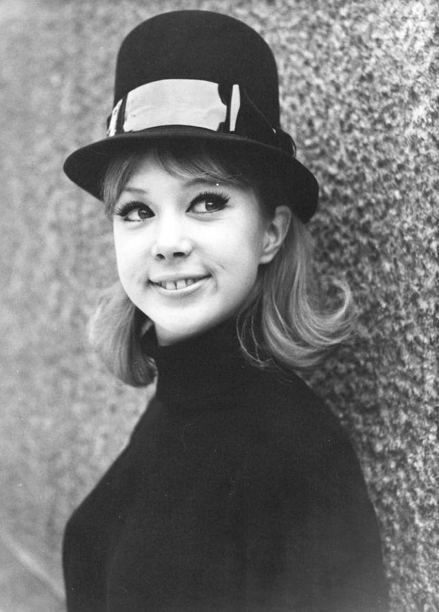 Rock's Most Beautiful Muse: 36 Rare and Fascinating Vintage Photos of a ...