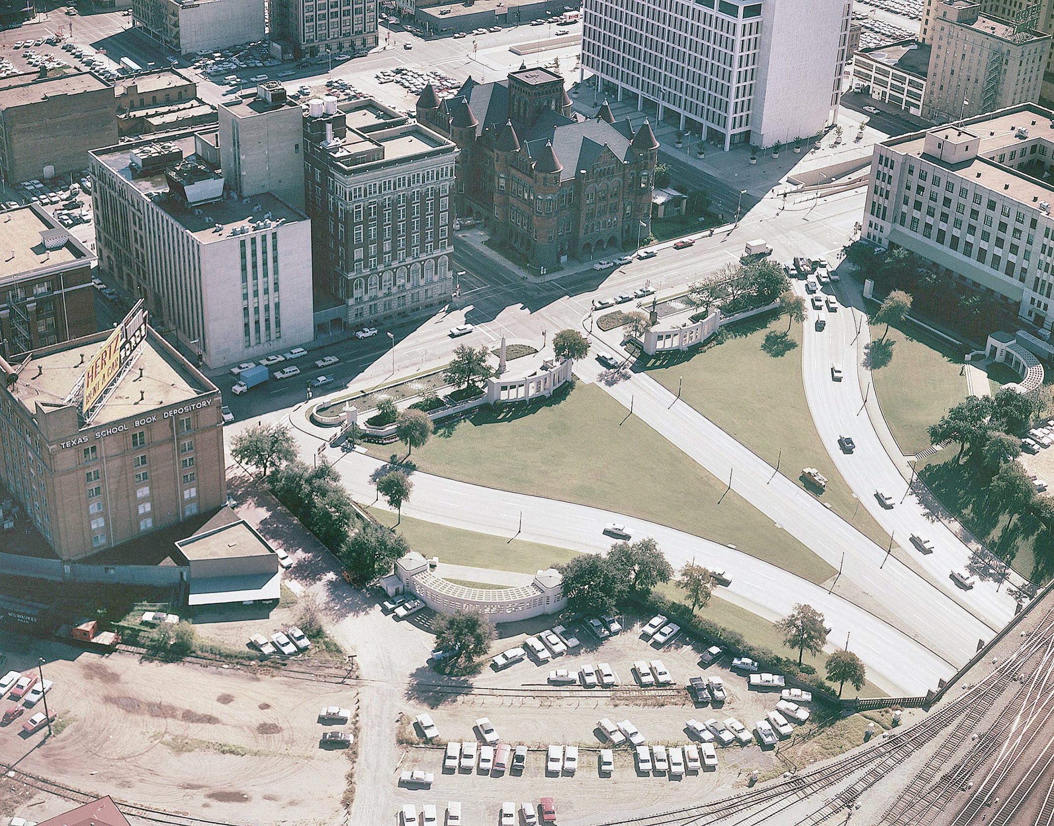 DVP's JFK ARCHIVES: THE DEALEY PLAZA EARWITNESSES