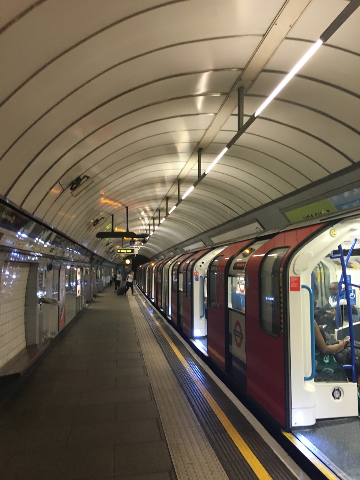 Tube Spotting Dan: London Underground Rolling Stock Review