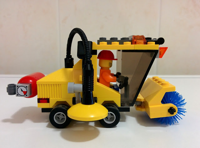 lowcuras: LEGO set 7242 spazzatrice - street sweeper