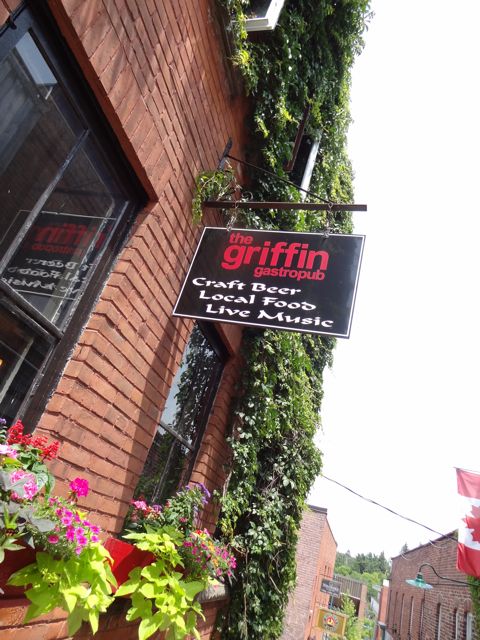 Scrumpdillyicious: The Griffin Gastropub: Bracebridge's Hidden Gem