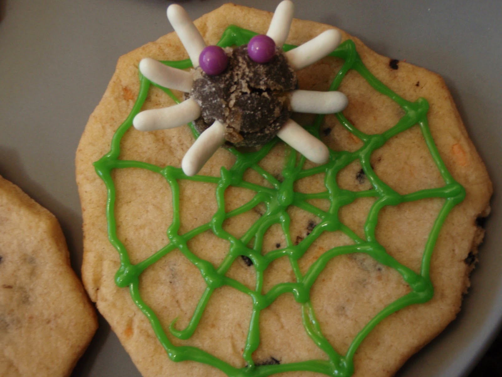 Fun Food Ideas: Spider Web Cookies