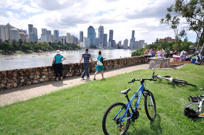 Travel With Giulio: Brisbane's City Sights 'hop-on, hop-off' bus