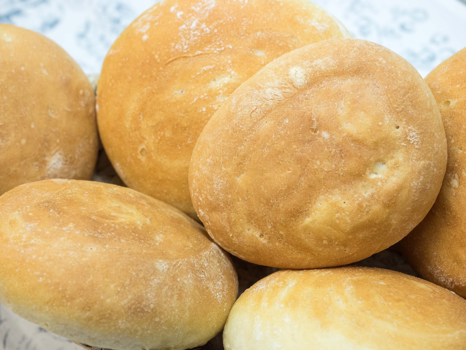 Bollos de pan blanco, tieeerrrrnoooosssss