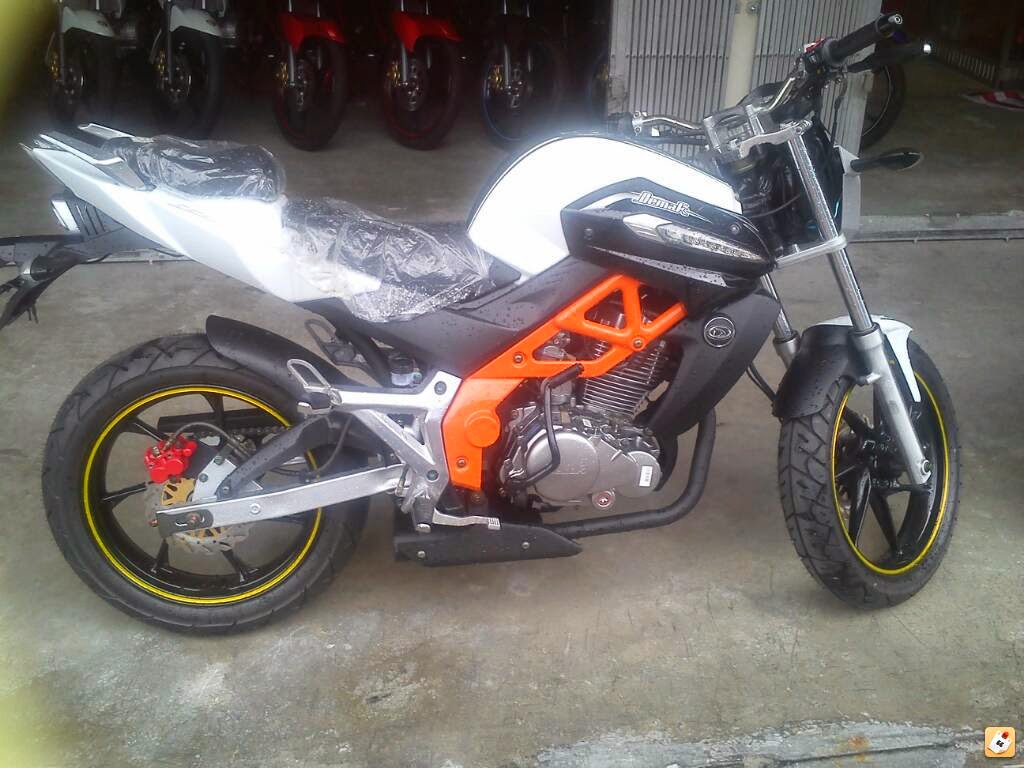 Demak DZM 200 | のんびりしましょう～ La strada KIA