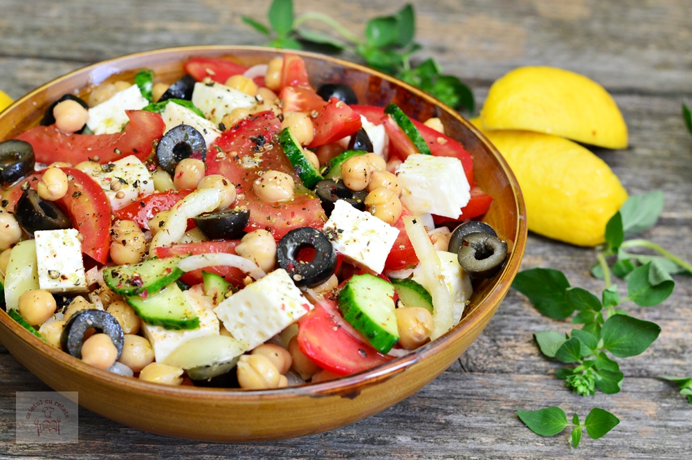 Salata mediteraneeana cu naut - CAIETUL CU RETETE