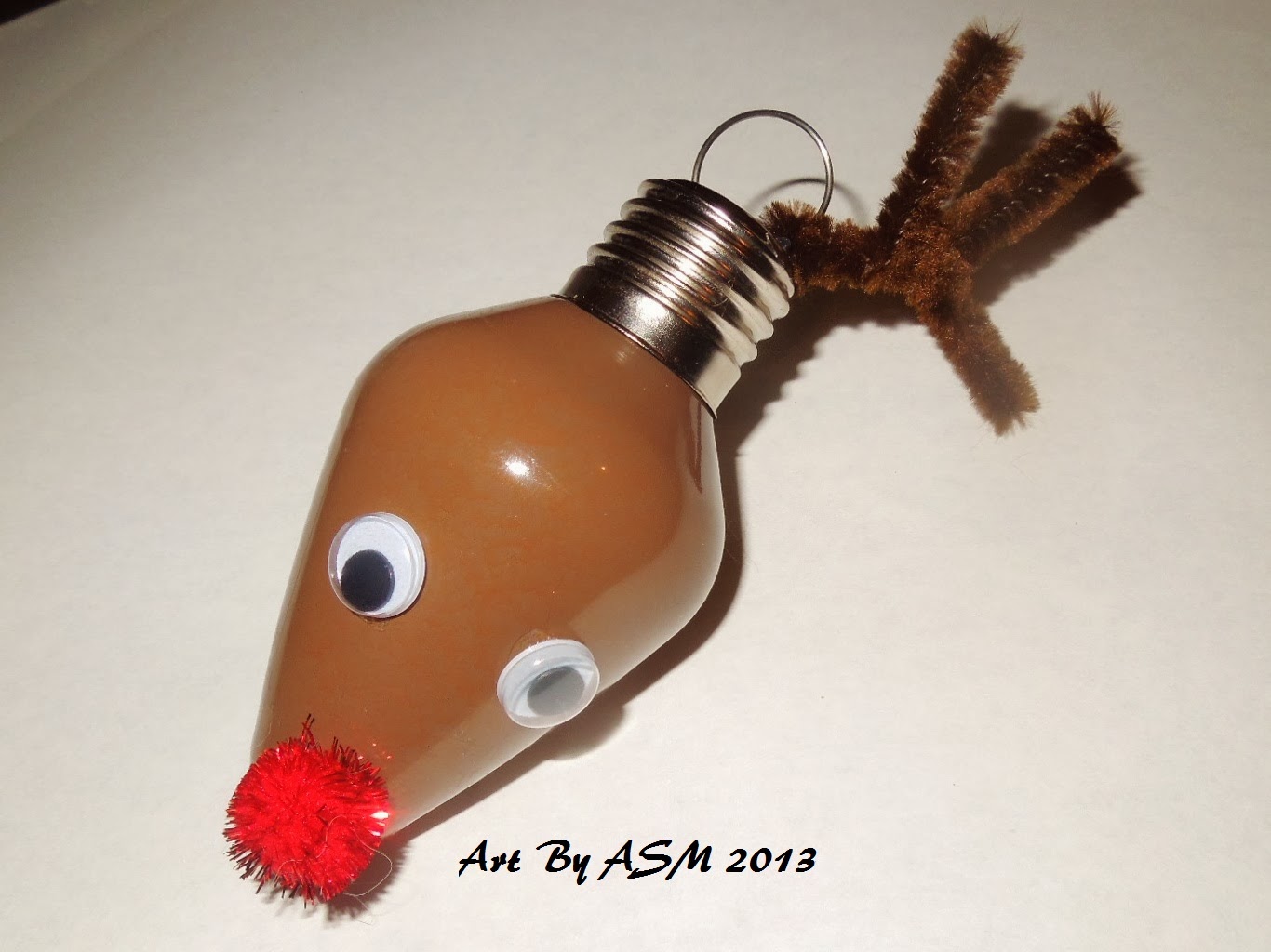 Art By ASM, It's In There....: DIY Rudolph the Red Nosed Reindeer Bulb ...