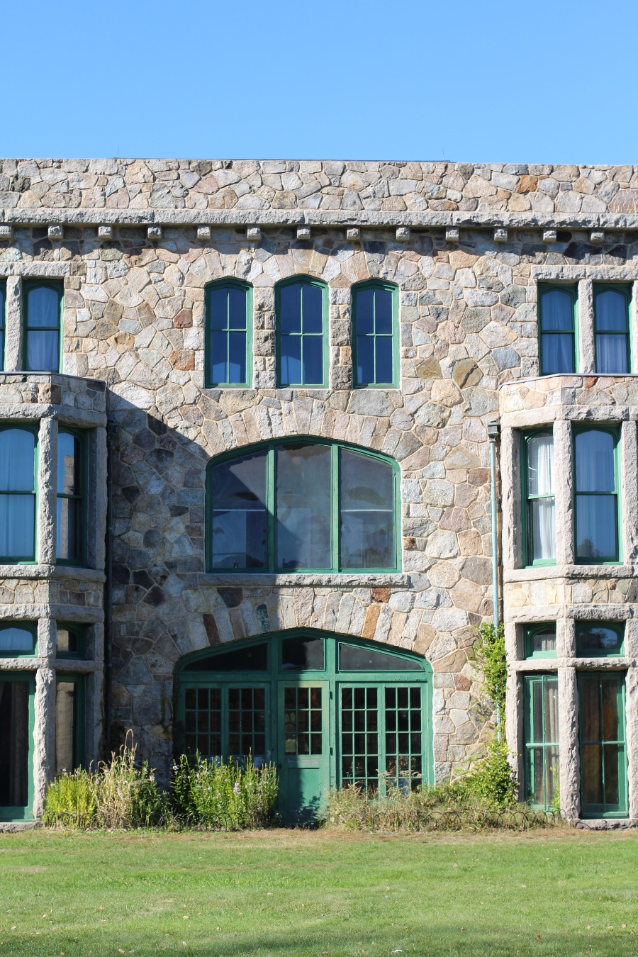 OOTD FROM THE AMES MANSION in The BOSTON AREA NEAR BORDERLINE STATE ...