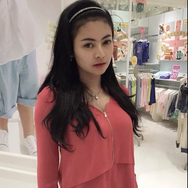 Galeri Hot Dan Cantiknya Mbak Vitalia Sesha - Ulasan Indah Hiburan Hari Ini