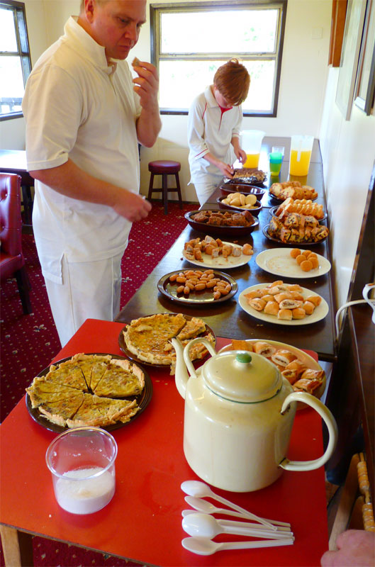 Middle of Nowhere: Cricket Tea