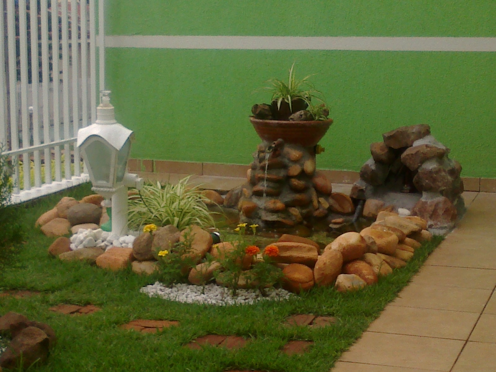 Sandro Augusto por Débito&Crédito: MINI LAGO ARTIFICIAL