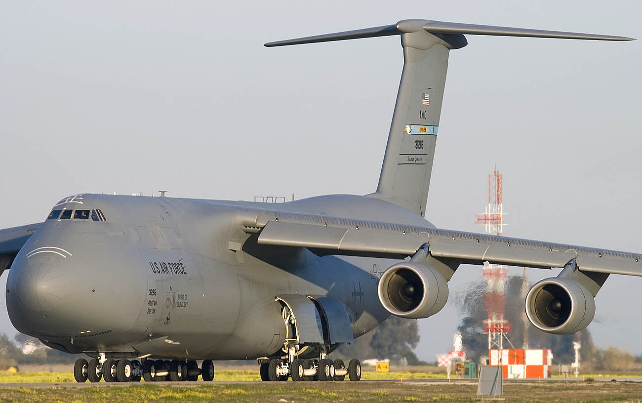 nhungdoicanh: Lockheed Martin C-5M Super Galaxy