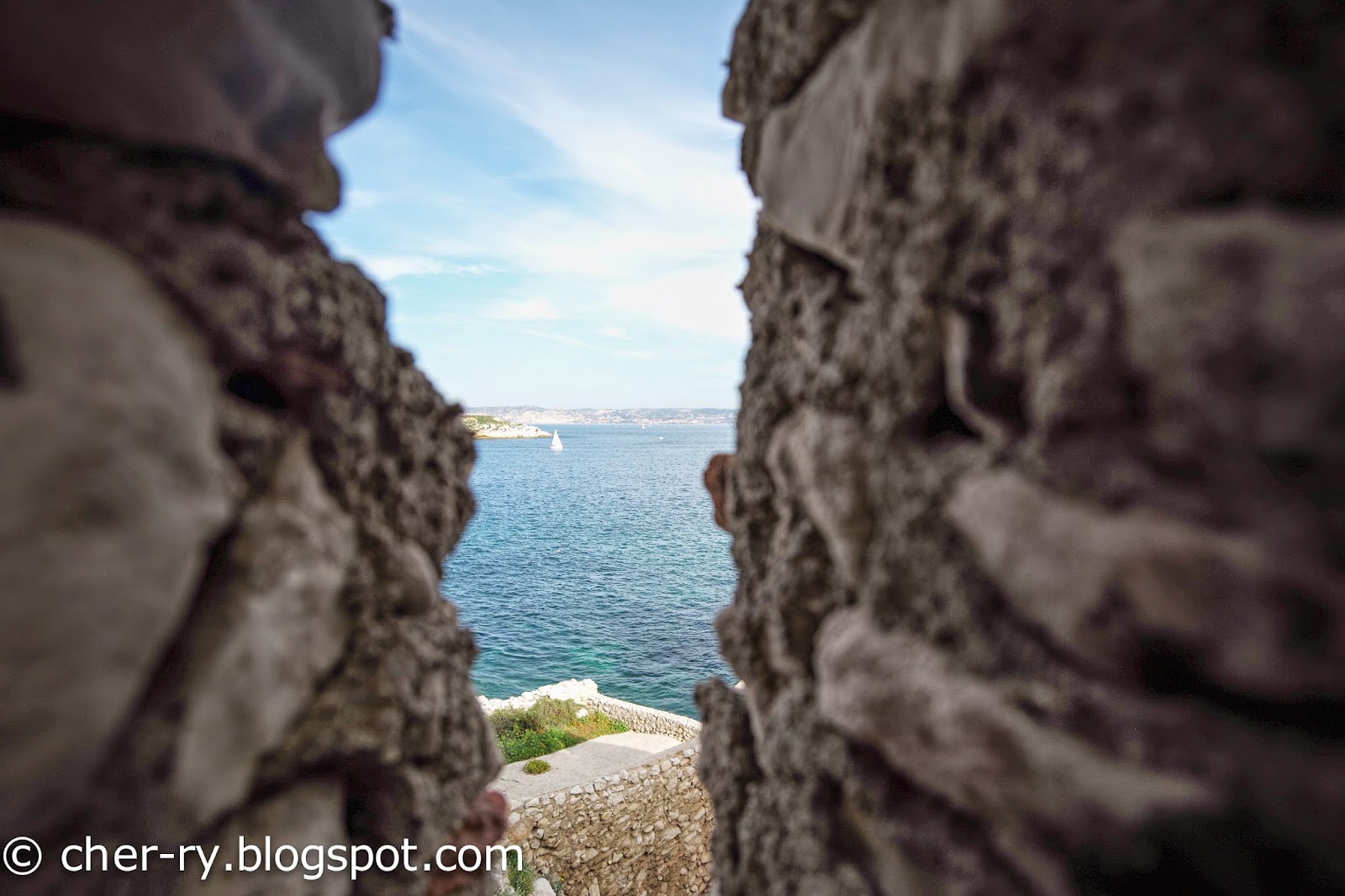 Life of a Lil Notti Monkey: Island Hopping in Marseille, France