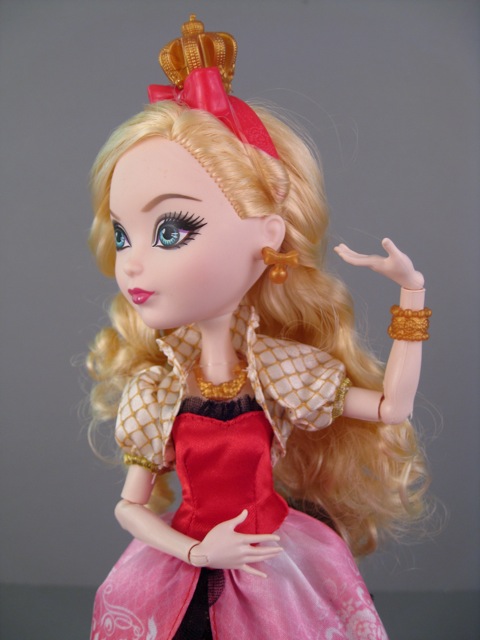 Ever After High "Apple White" by Mattel | The Toy Box Philosopher