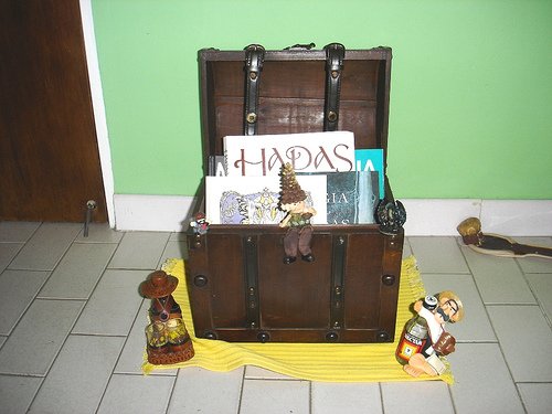 BIBLIOTECA : EL BAÚL MÁGICO