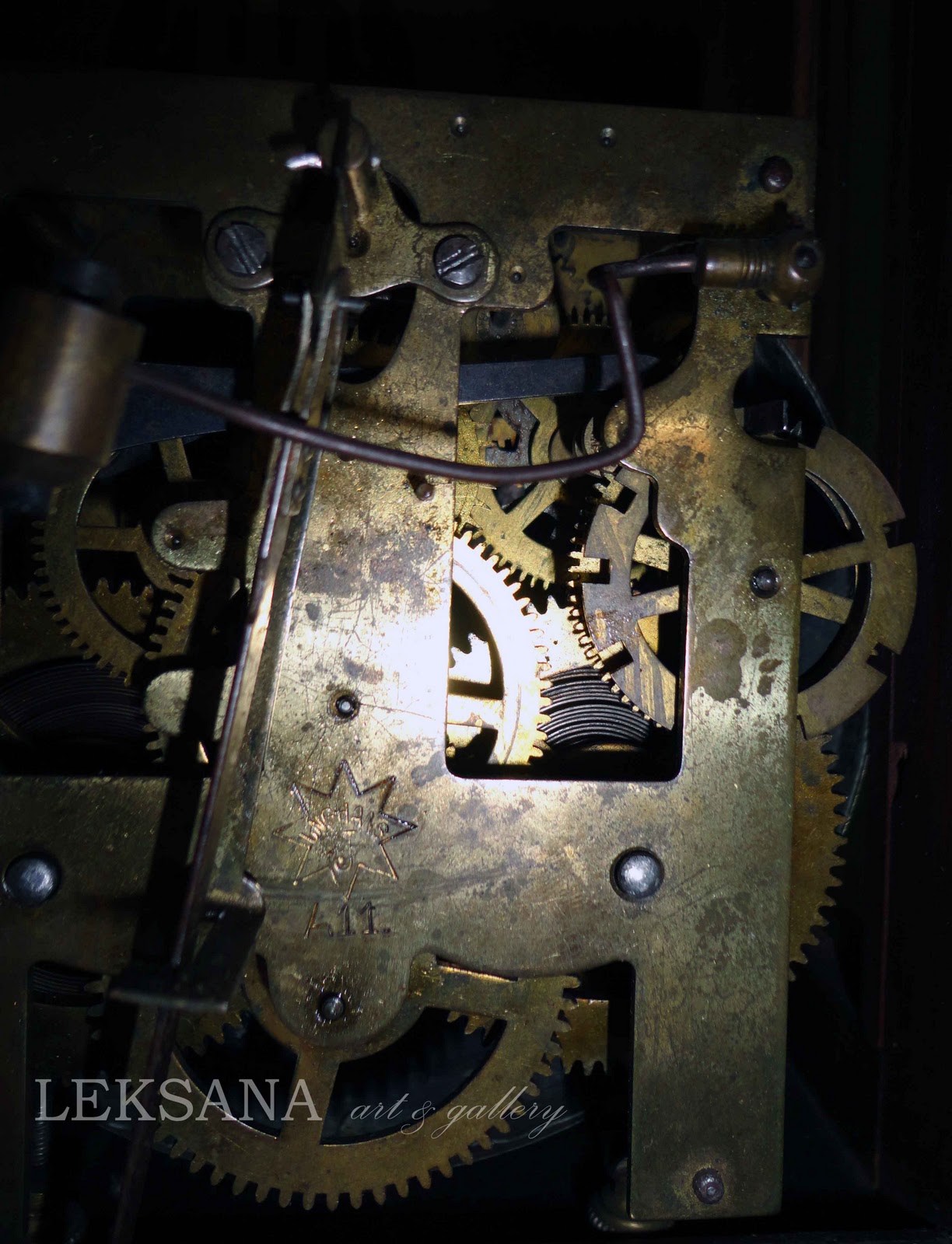 LEKSANA art: JAM DINDING RA ANTIK