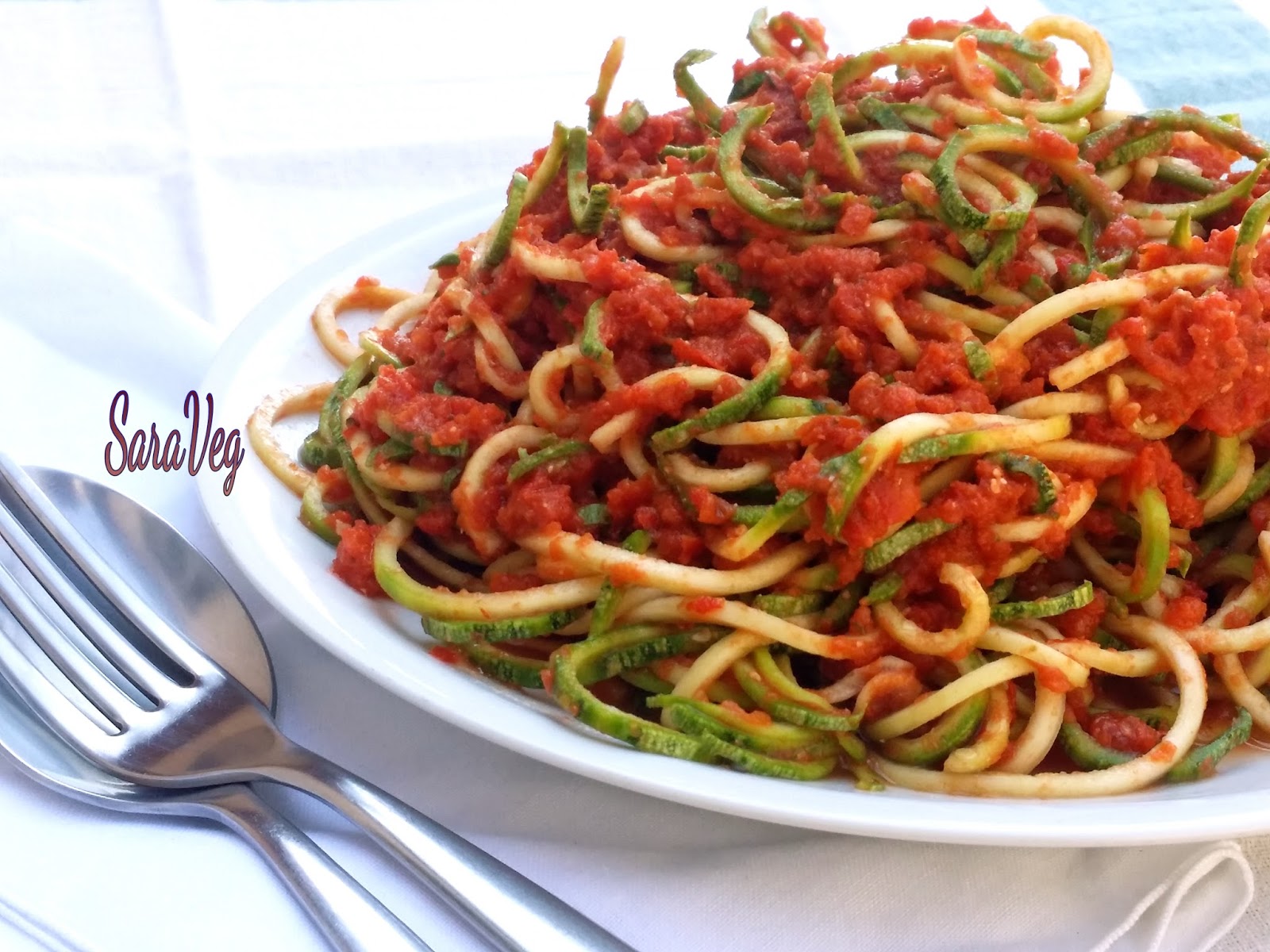 Spaghetti di zucchina - Raw Italian Spaghetti - Spaghetti alla marinara ...