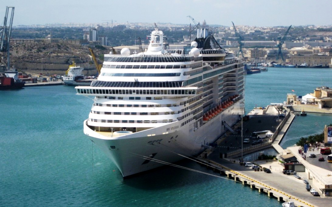 clicswallpaper: MSC Splendida (Wallpaper 1)