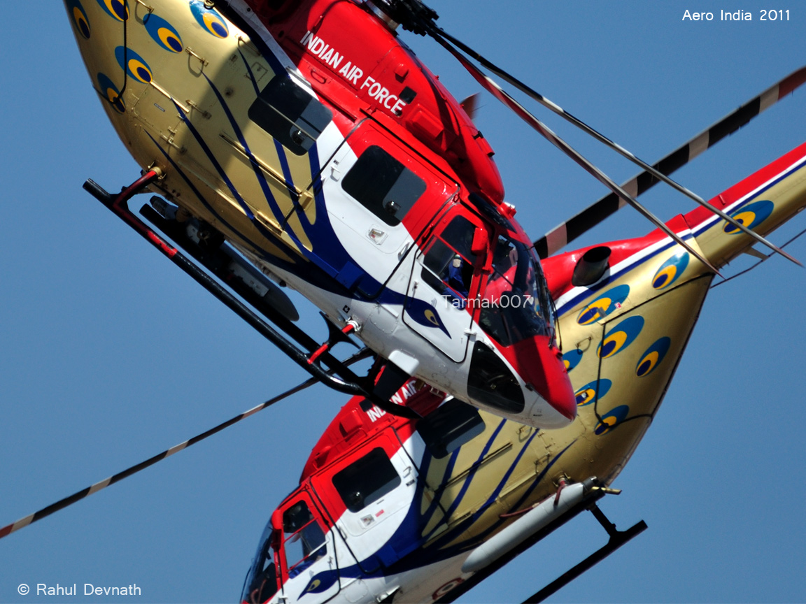 Amazing IAF Sarang : The Indian Heli ( HAL Dhruv ) Aerobatics Team ...