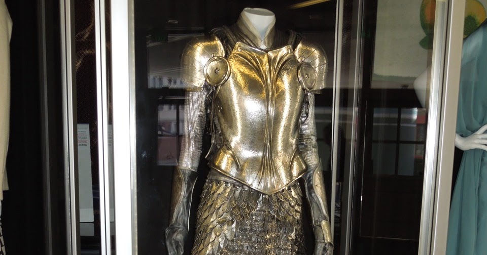 Mia Wasikowska Alice In Wonderland Armor