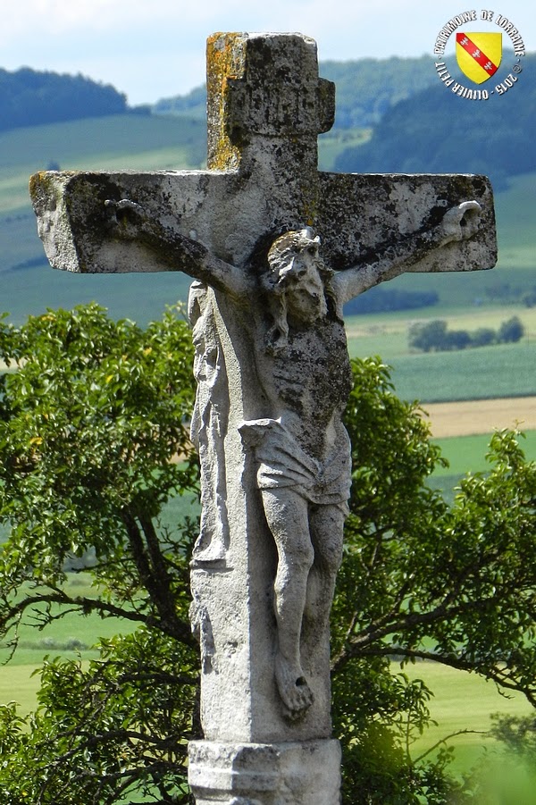 PATRIMOINE DE LORRAINE: REMOVILLE (88) - Croix-calvaire (XVIe siècle)