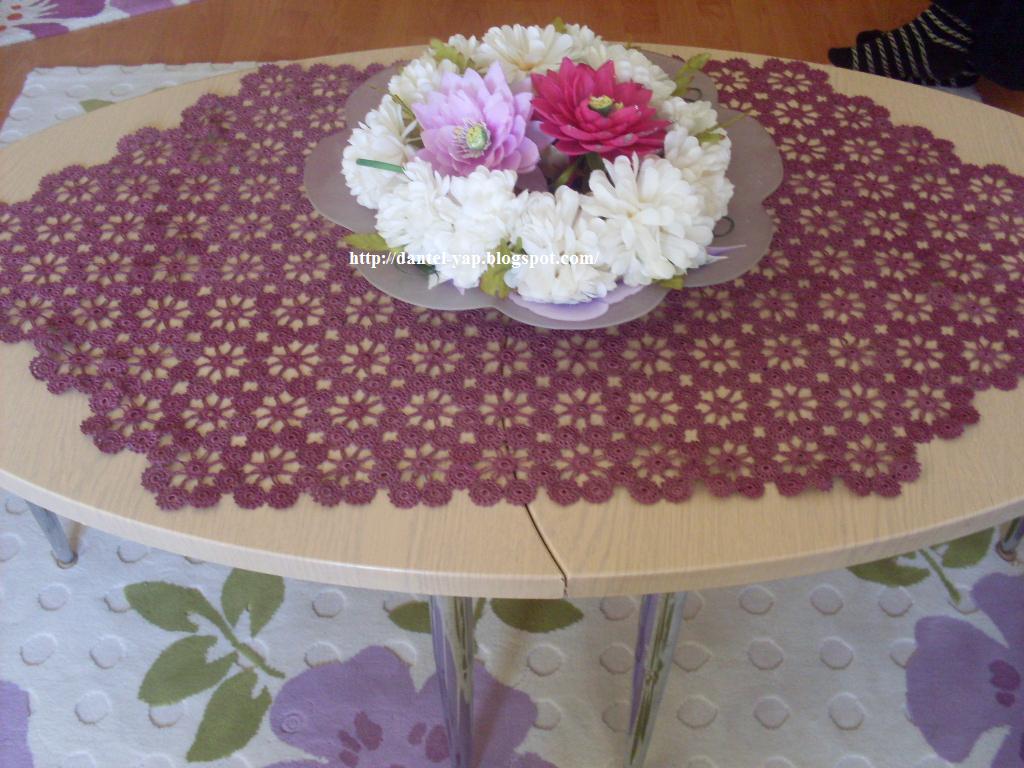 Yap Dantel: Salon Sehpası Dantel modeli