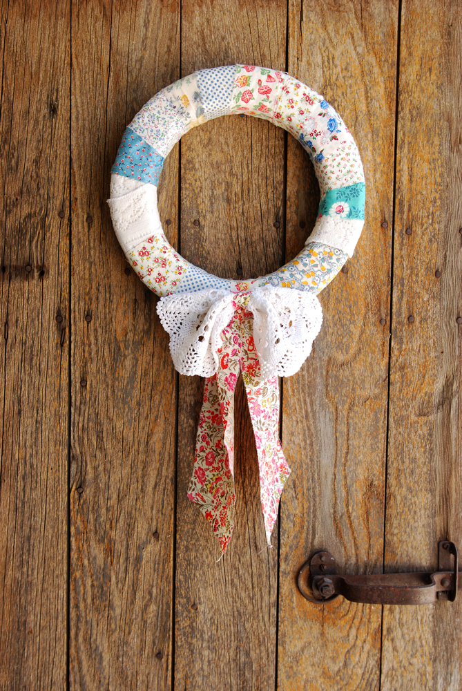 A Scrappy Wreath - Jill Ruth & Co.
