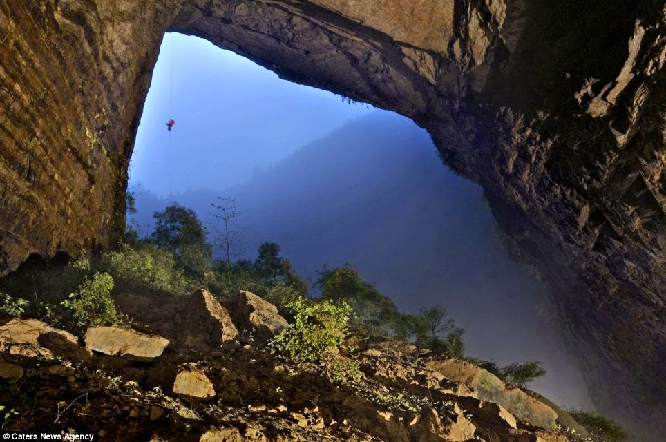 Explores Discover "lost World" in China - Lowa Wate