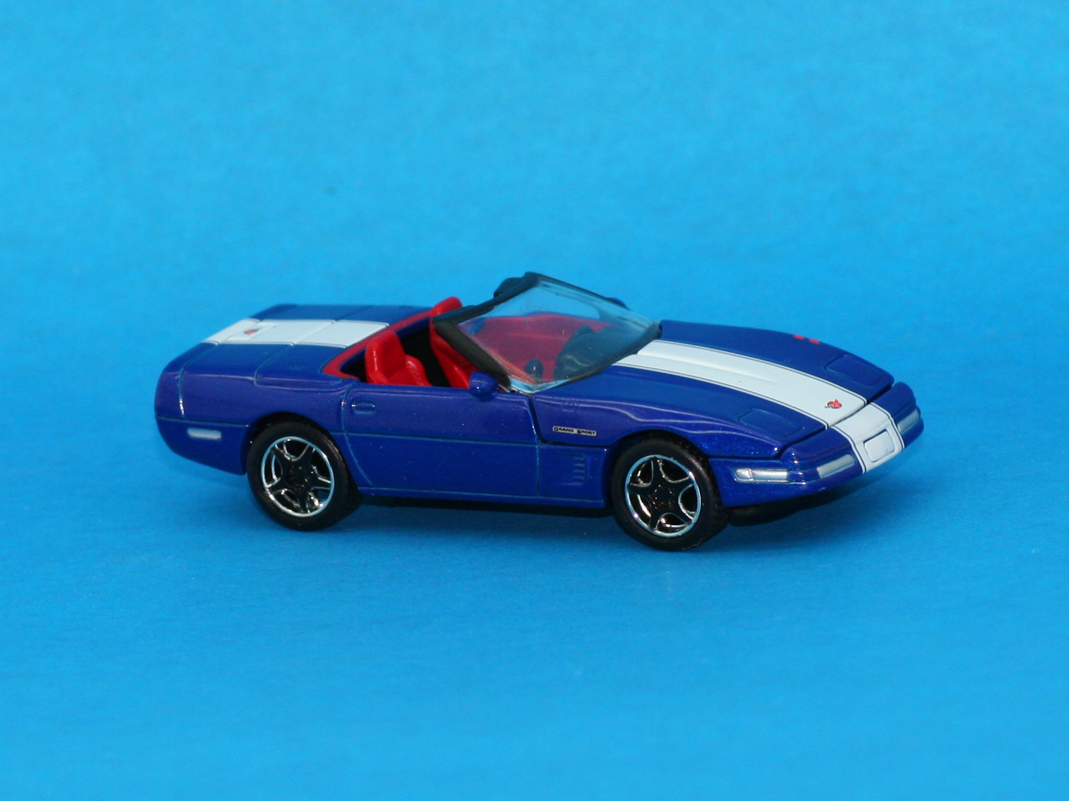 Incredible Mini Garage: Chevrolet Corvette C4 1986 Convertible 1/64 Hot ...