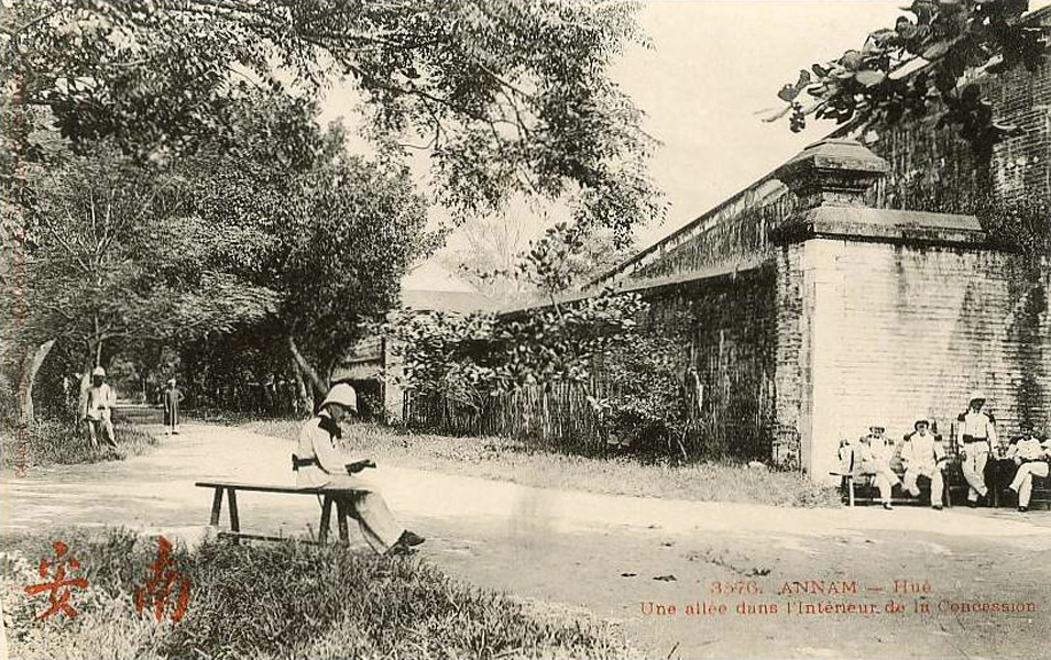 A Picture's Worth a Thousand Words: Protectorat francais d'Annam ...